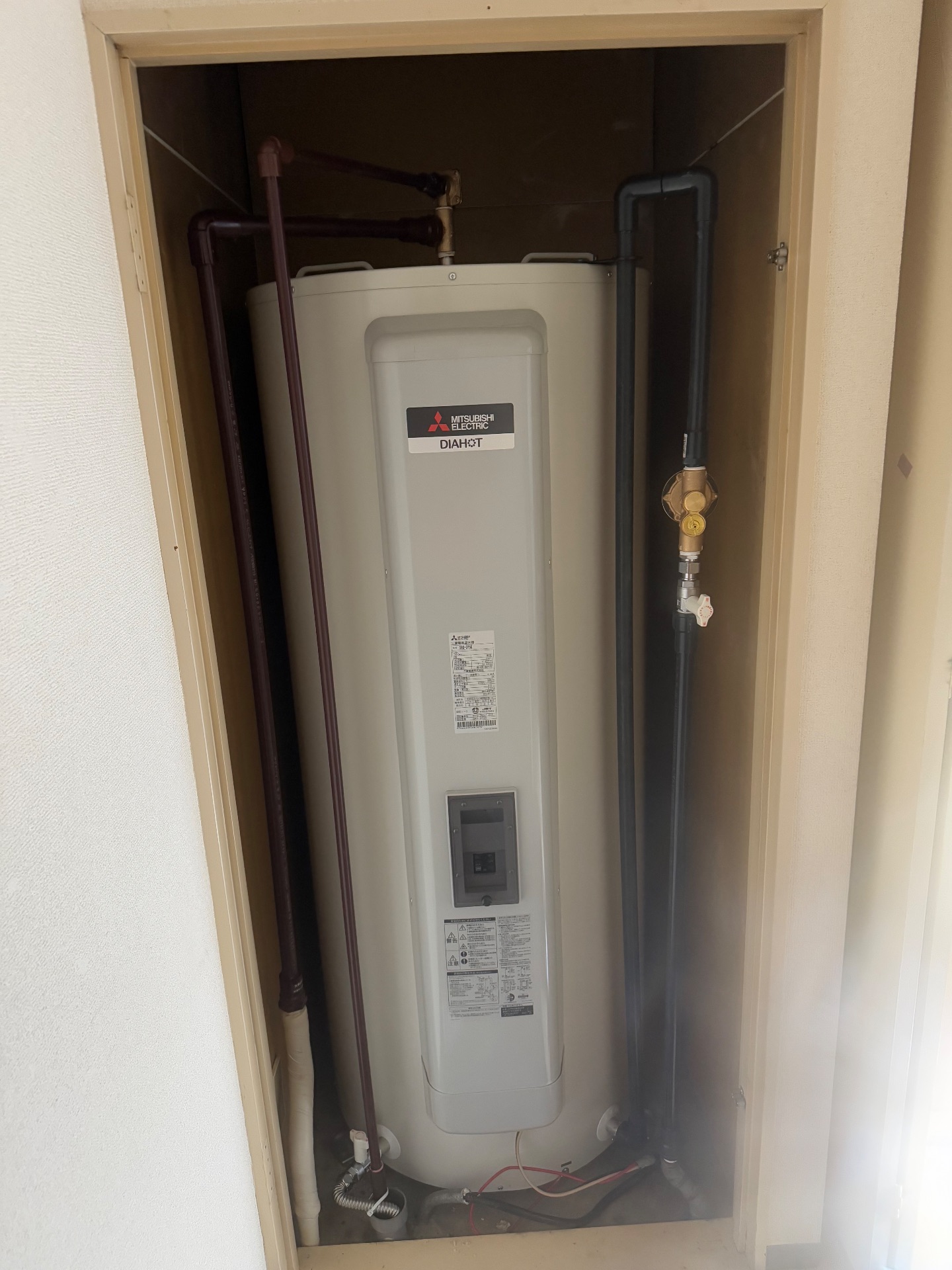 東京都港区電気温水器>三菱交換工事施工事例：東芝HPL-N375RSから三菱SRG-375Gへの交換 | 給湯器駆けつけ隊ミズテック｜住宅設備の交換・リフォーム